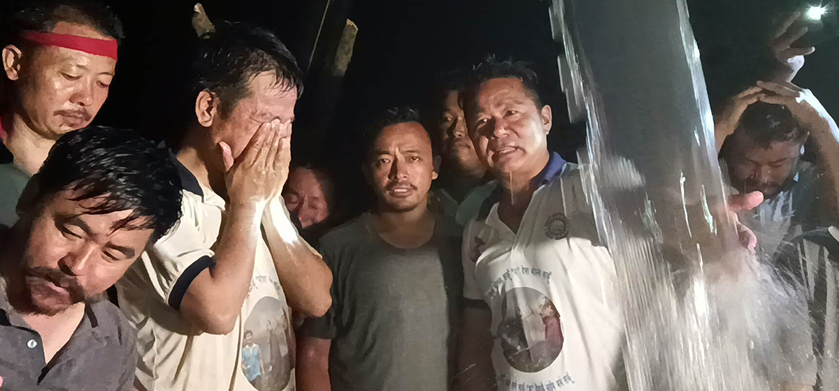 Mayor Sangpang brings water to Dharan through a volunteer labour ...